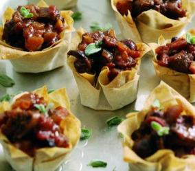 BEEF, OLIVE AND RED ONION CANAPÉS - StyleNest