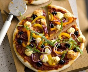 Chorizo and Rocket Pizzas - StyleNest