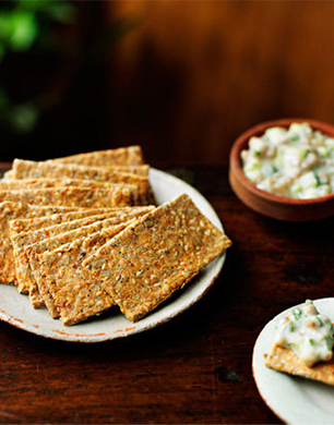 Spelt Crackers with Spelt Cucumber & Yoghurt Dip - StyleNest
