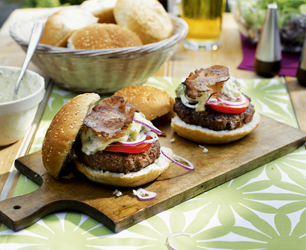 Bacon & Avocado Mayo Burger Recipe - StyleNest