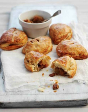 Spiced Apple and Pear Chausson - StyleNest