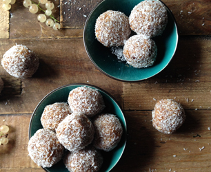 Coconut Jam Bliss Balls - StyleNest