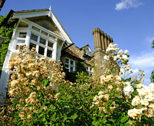 Ockenden Manor - StyleNest