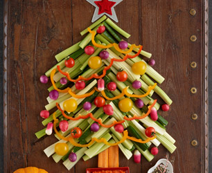CRUDITE CHRISTMAS TREE WITH ROASTED VEGETABLE HUMMUS - StyleNest