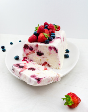 Very Berry Parfait (serves 10) - StyleNest